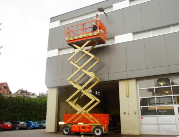 Vermietung Scherenlift | Rieser + Vetter